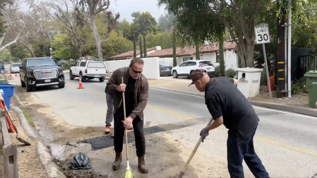 Arnold Schwarzenegger Mistakenly Fixes California Service Trench That ...