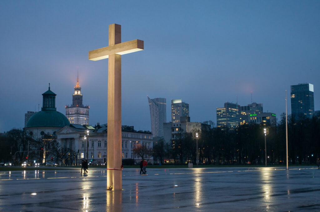 Years Ago NYC Skyscrapers Lit Up With Crosses To Celebrate Jesus Christ ...