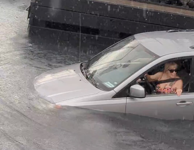 WATCH: Pair Of Women Tourists Blindly Follow GPS, Drive Straight Into ...