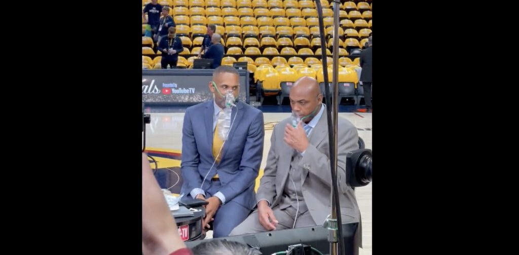 NBA Legends Charles Barkley And Grant Hill Caught Using Oxygen Masks ...