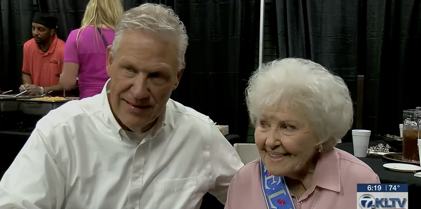 WATCH: Woman Celebrated For Over 7 Decade Career At Dillard's, Never ...