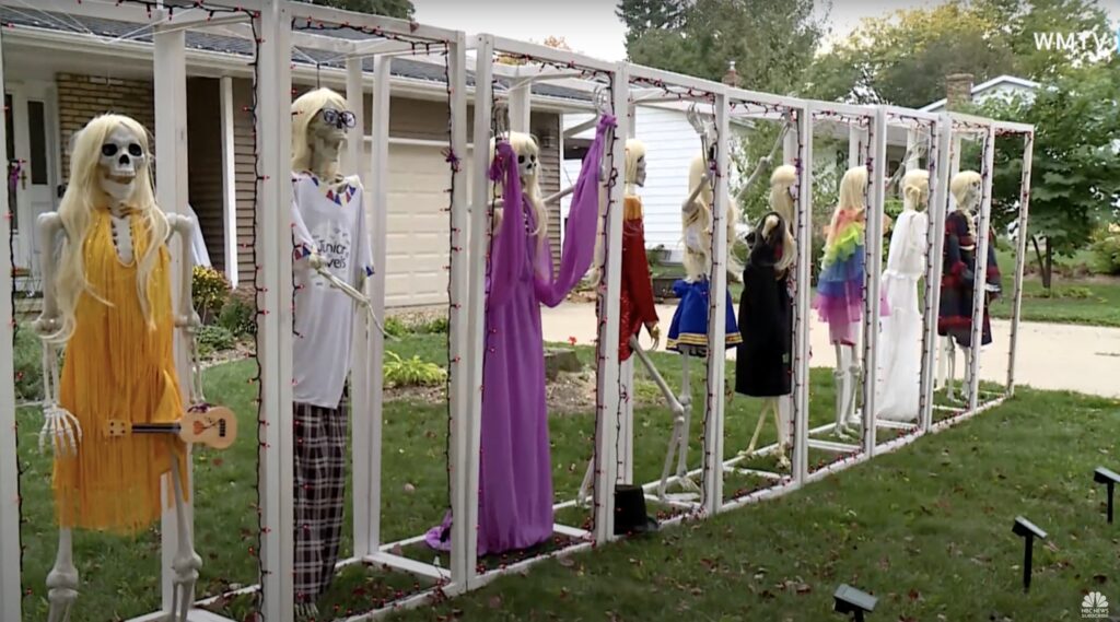 Taylor Swift Fan Creates Spooky Taylor Swift Halloween Display - The ...