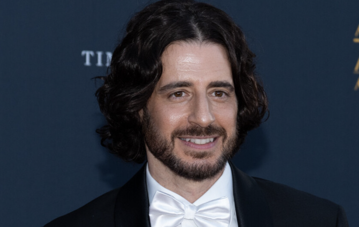 Christian Actor Works To Remind Fans Of Prayer, Faith For Christmas ...