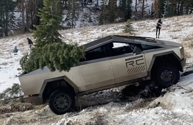 EV Truck Gets Stuck In Snow, Rescued By Gas-Powered Savior [WATCH ...