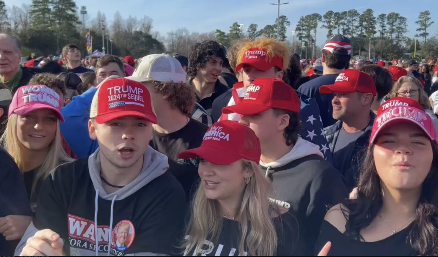 "WE LOVE TRUMP": Huge Crowd Of Young People Rallies To Trump In South ...