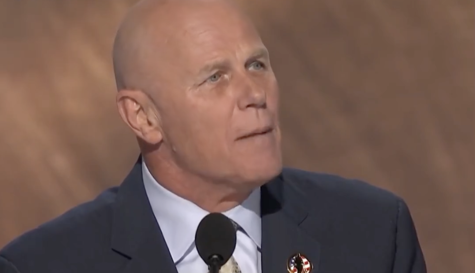 WATCH: Crowd Goes Wild With Enthusiasm As Top Union Democrat Switches ...