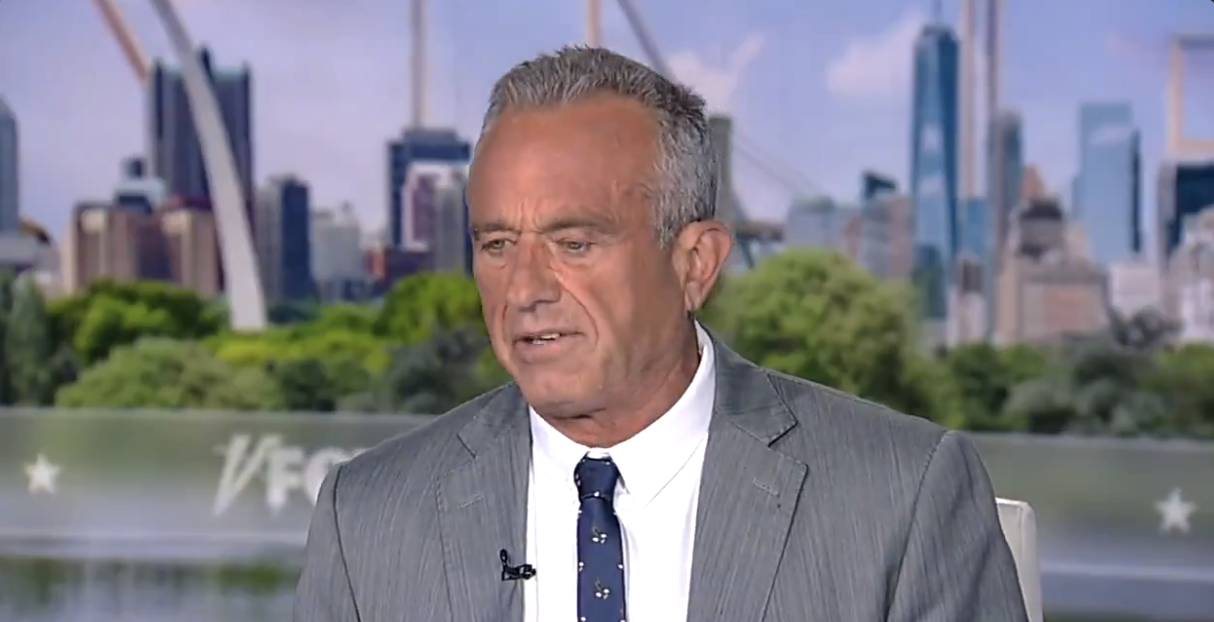 WATCH: RFK Jr. Responds In Heartwarming Way After Family Attacks Him ...