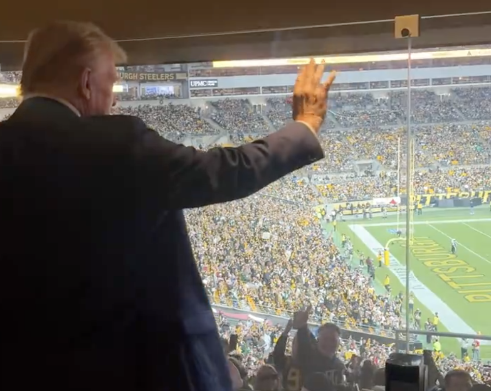 WATCH: Swing State Football Crowd Roars With Applause For Trump ...