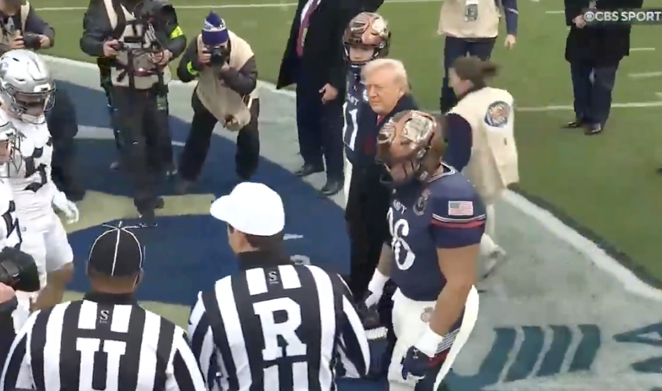 WATCH: Crowd Roars With Applause For President Trump In Awesome Army ...